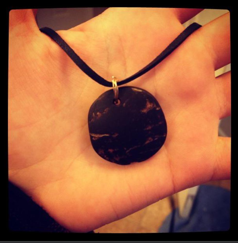 How to make jewelry from a coconut shell - B+C Guides