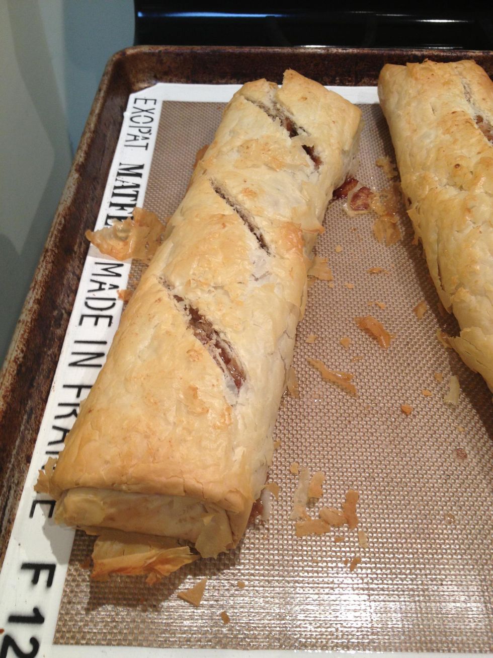 How to make apple pear strudel - B+C Guides