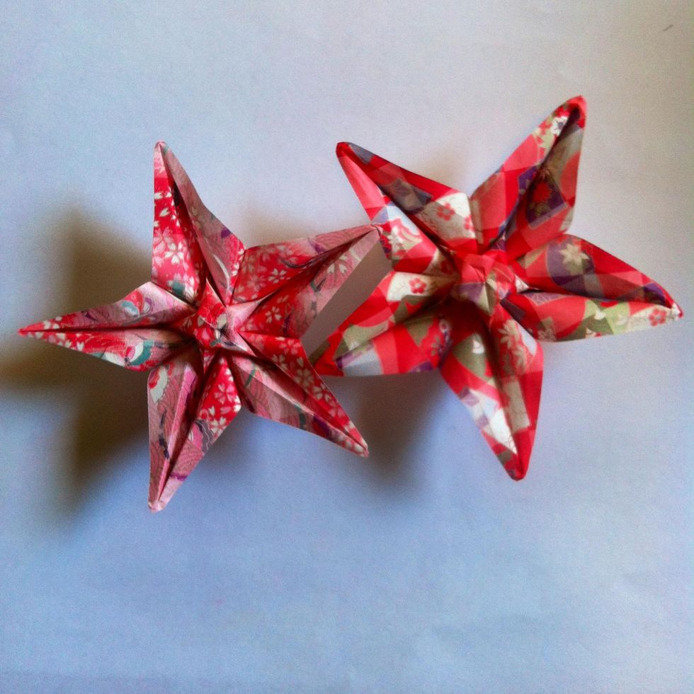 How to make an origami star flower - B+C Guides