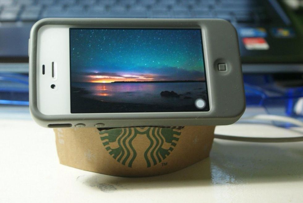 How to make an easy iphone/itouch tilted stand - B+C Guides