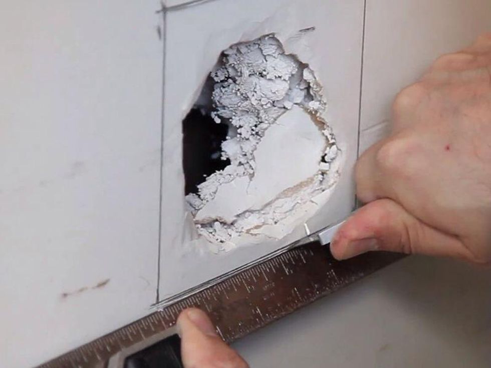 How to repair a large hole in drywall - B+C Guides