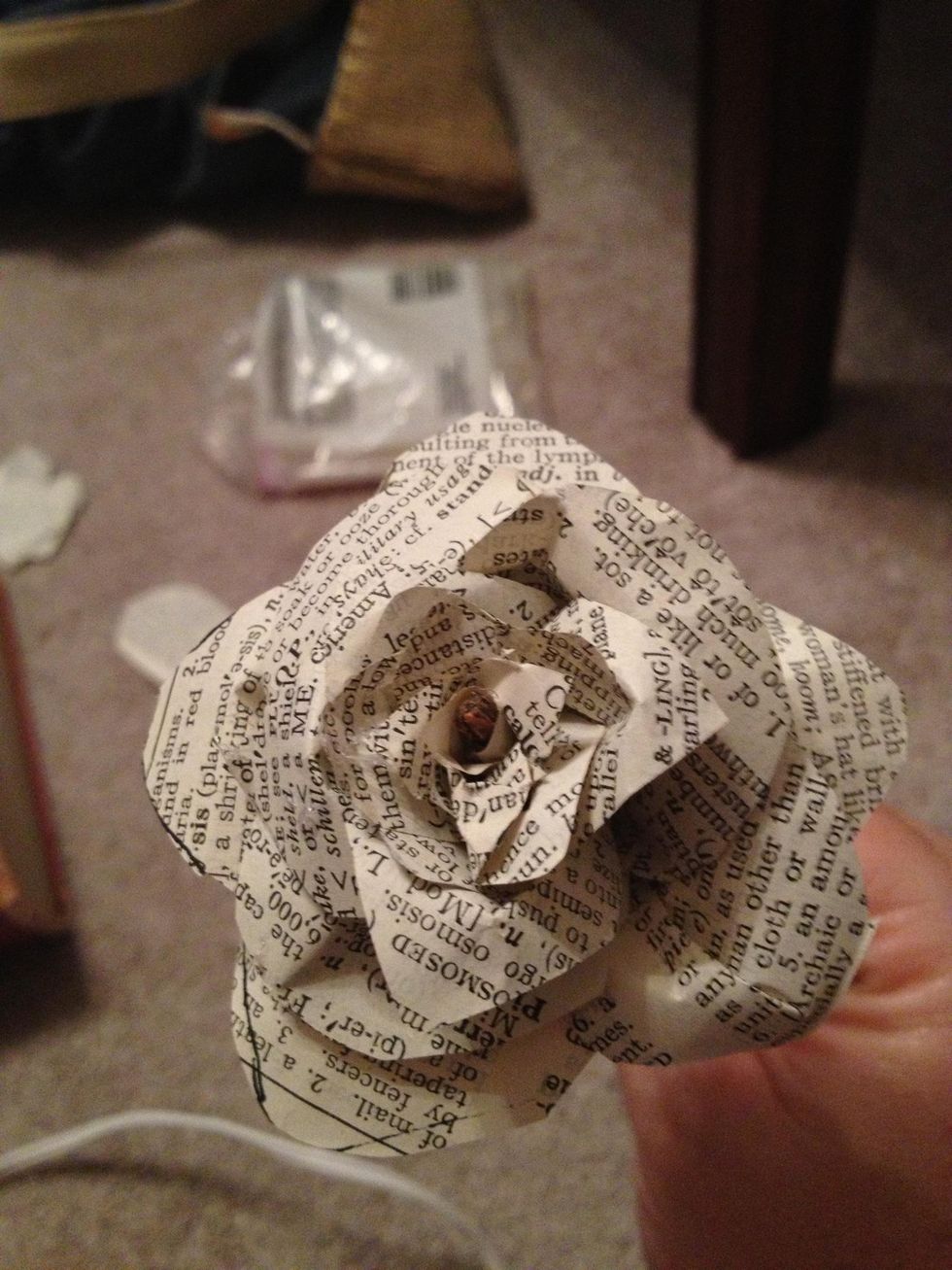 How to make book flowers - B+C Guides