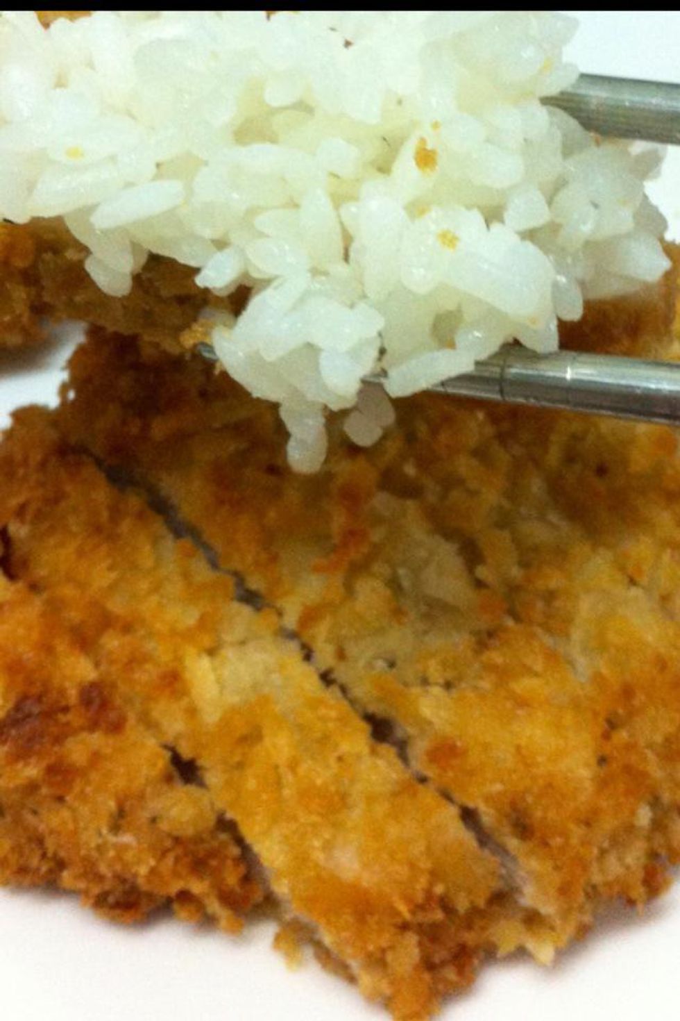 How to cook tonkatsu (japanese fried pork cutlet)🍴🇯🇵 - B+C Guides