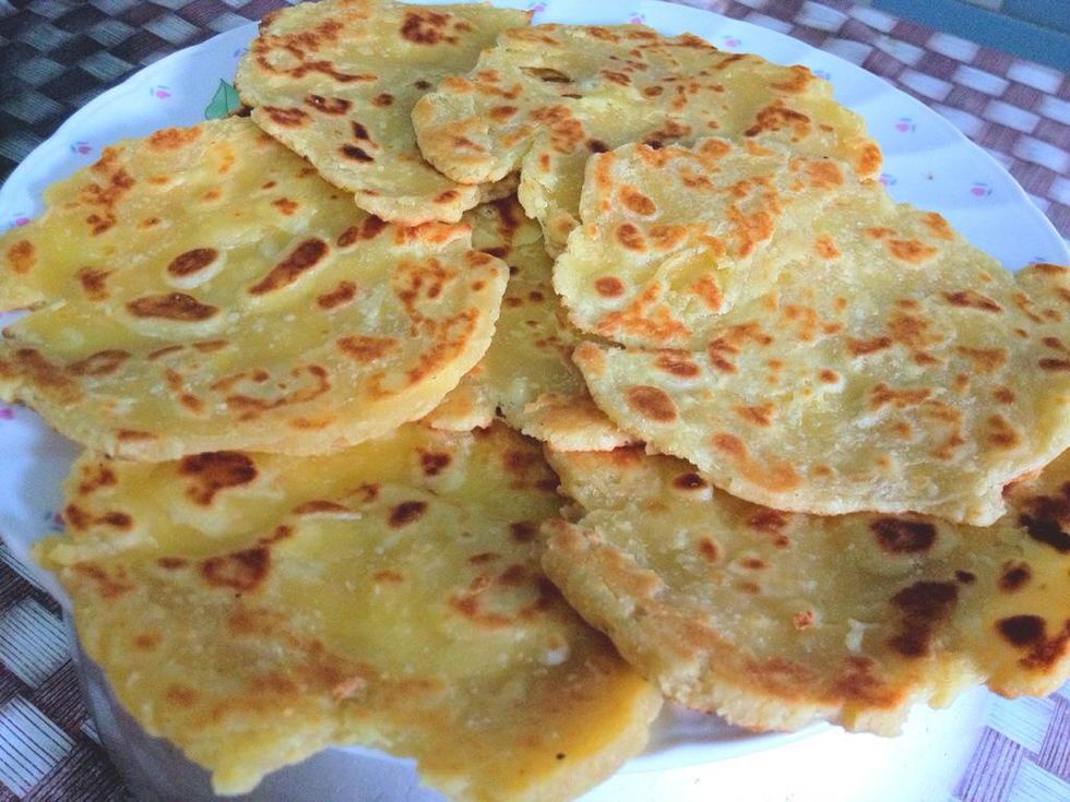 How to make roti canai - B+C Guides
