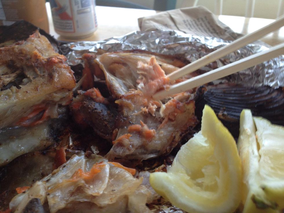 How to cook a roasted salmon head - B+C Guides