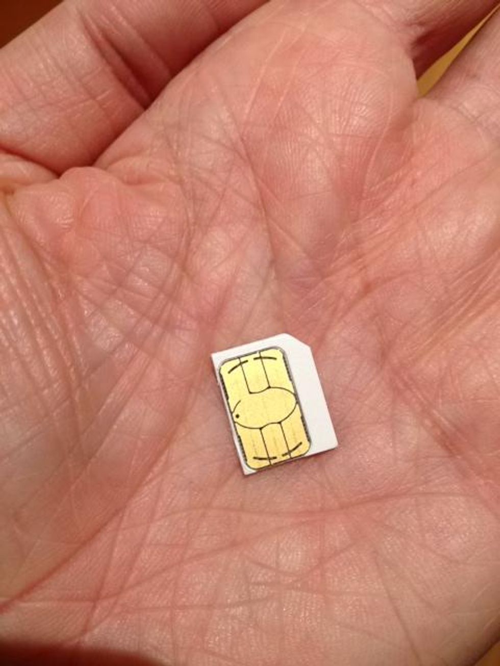 How to convert a regular sized sim card to a micro sim - B+C Guides