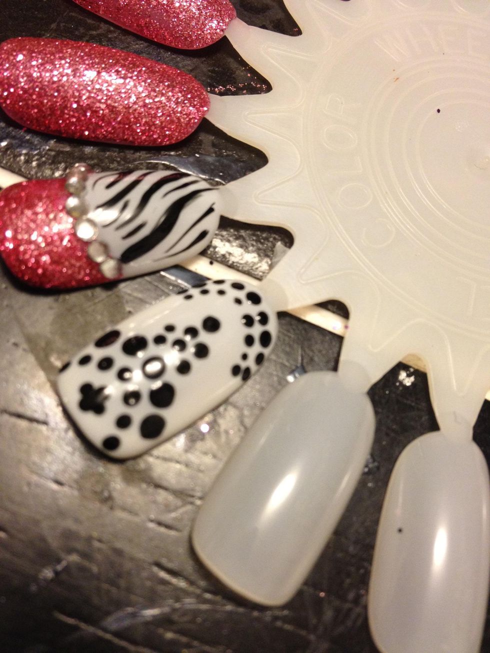 How to paint victorian dolly nails - B+C Guides