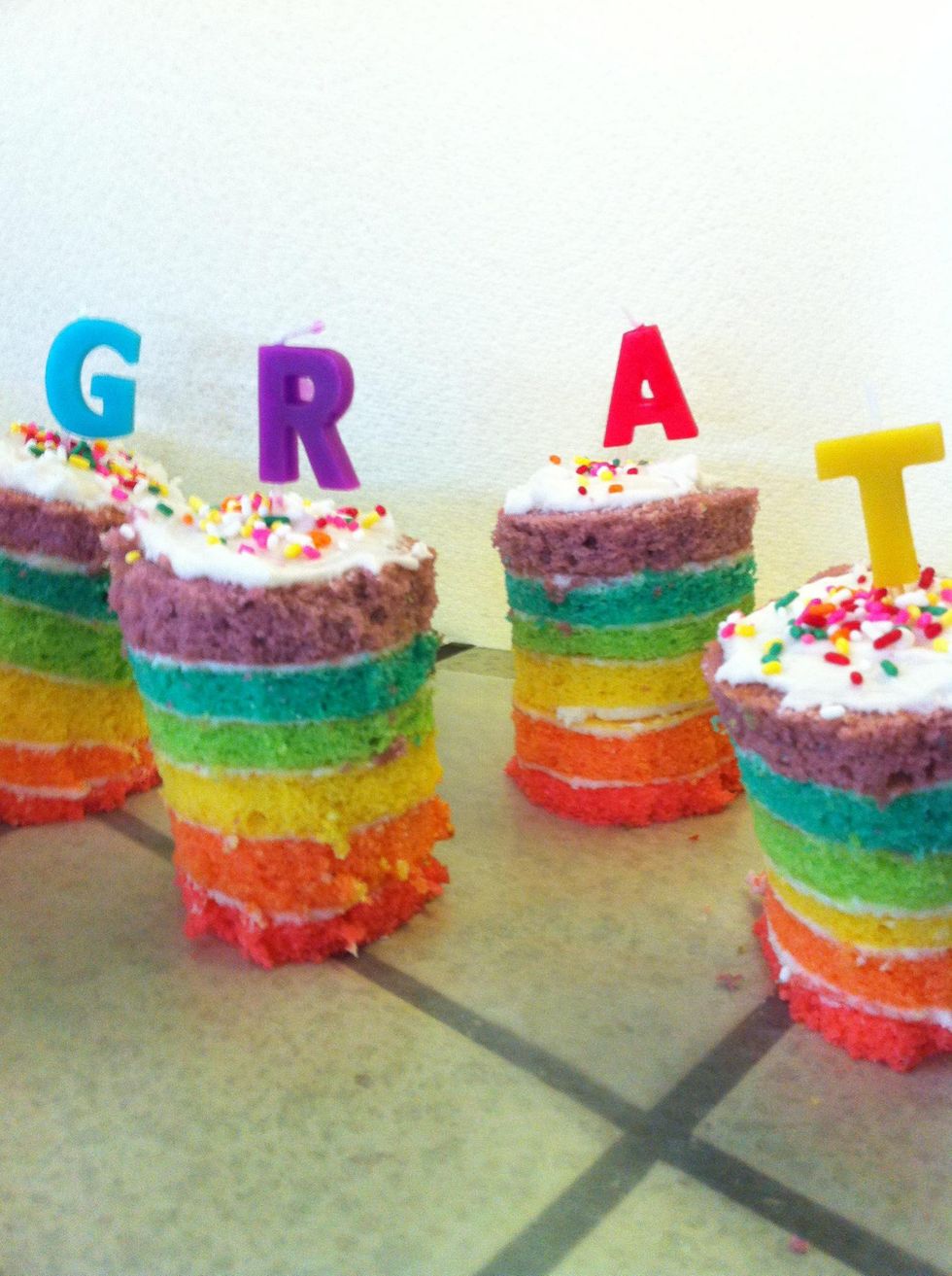 How to make mini rainbow cakes - B+C Guides