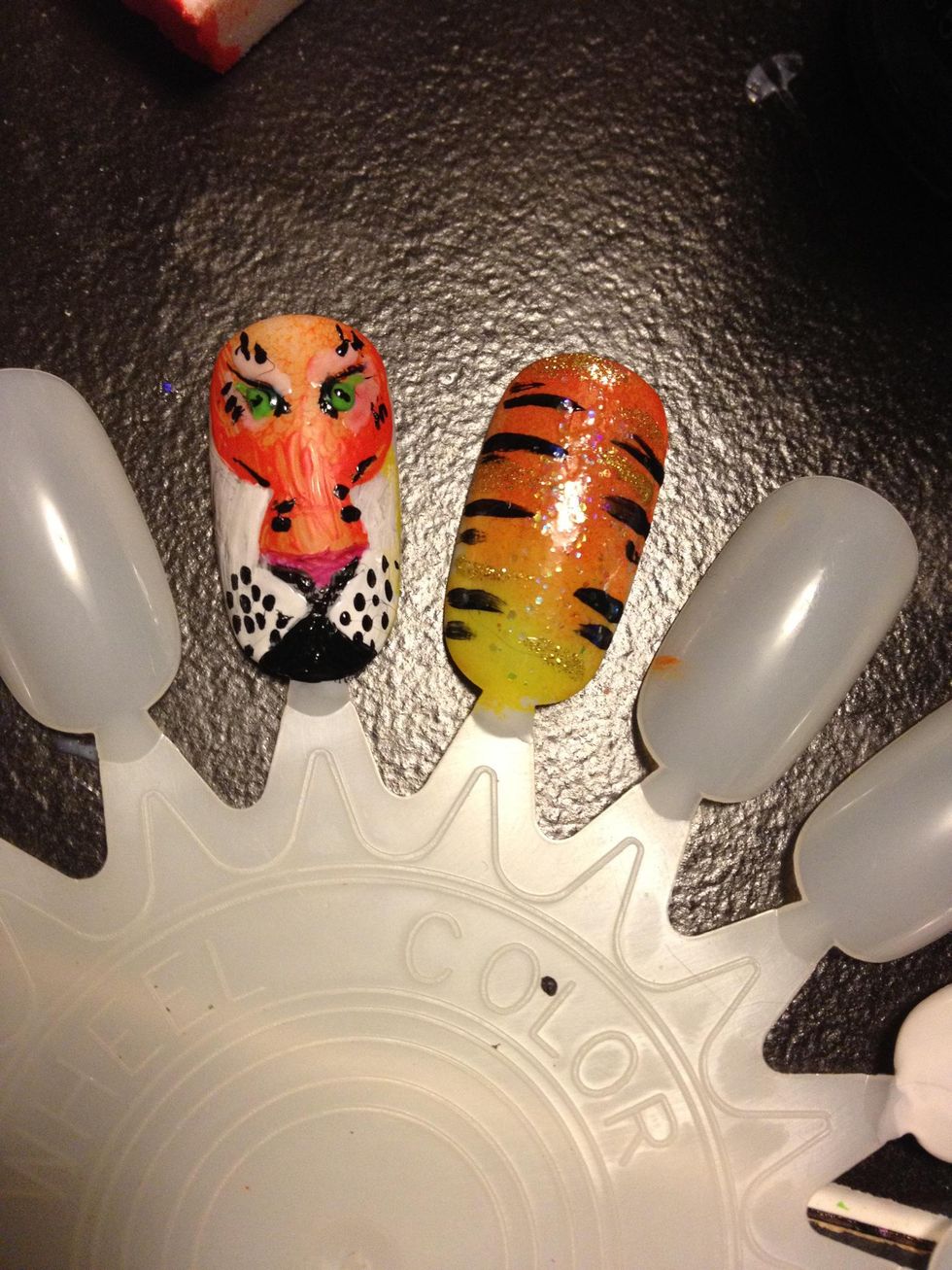 How to make a tiger print nail - B+C Guides