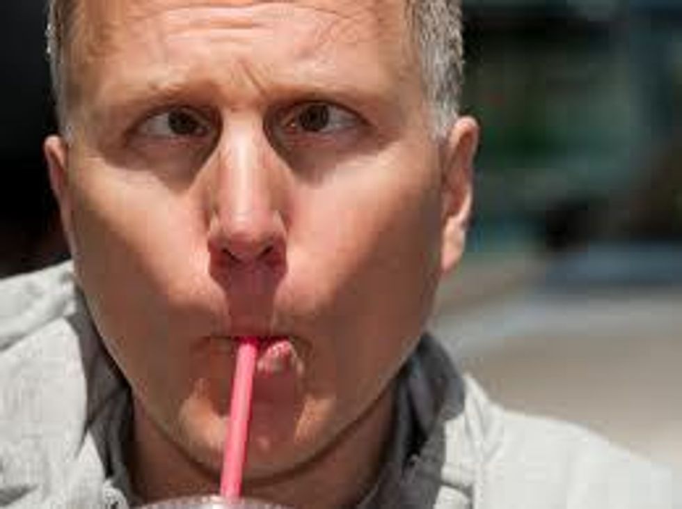 How to prank a friend at a bar, party or restaurant - B+C Guides