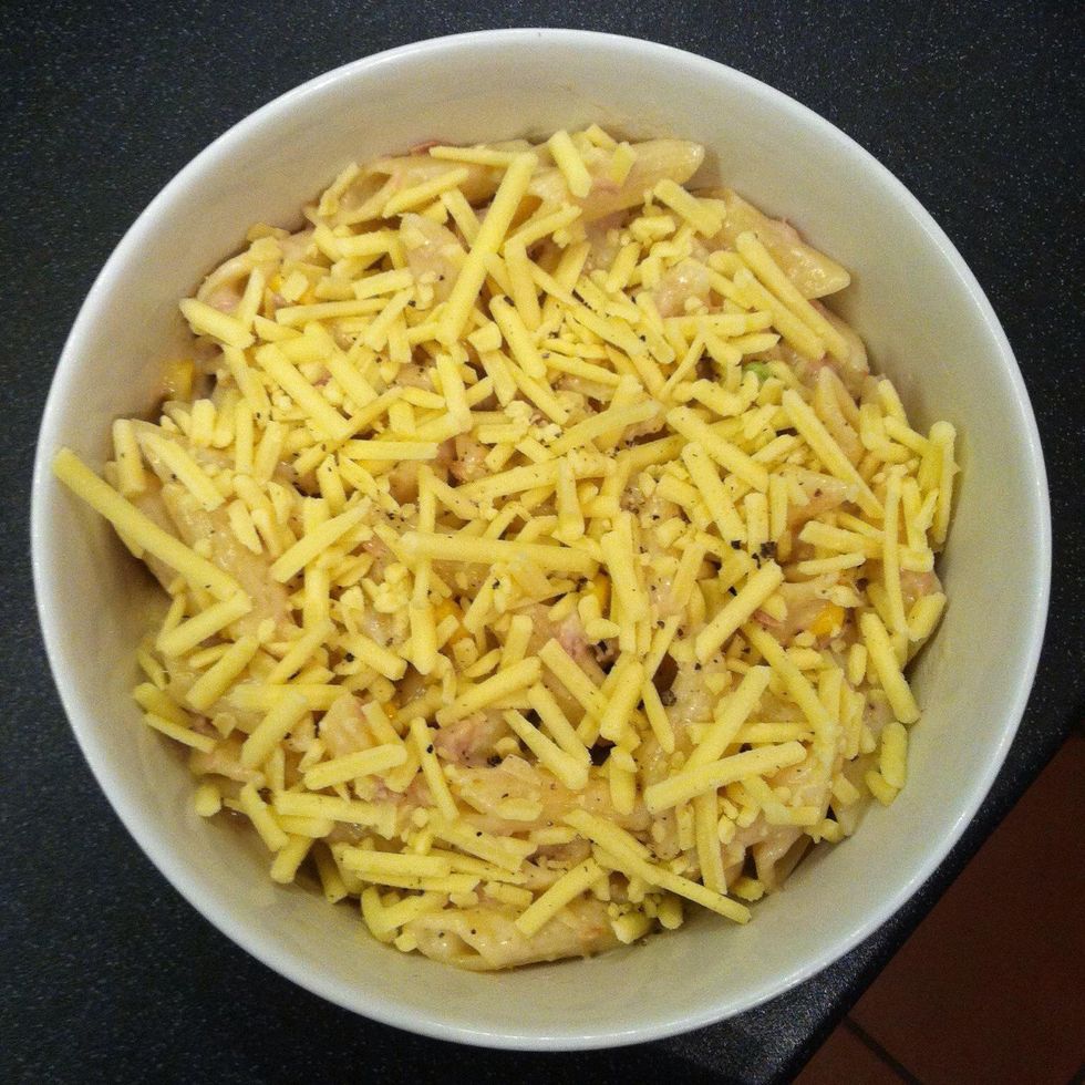 How to make an easy cheesy tuna pasta bake - B+C Guides
