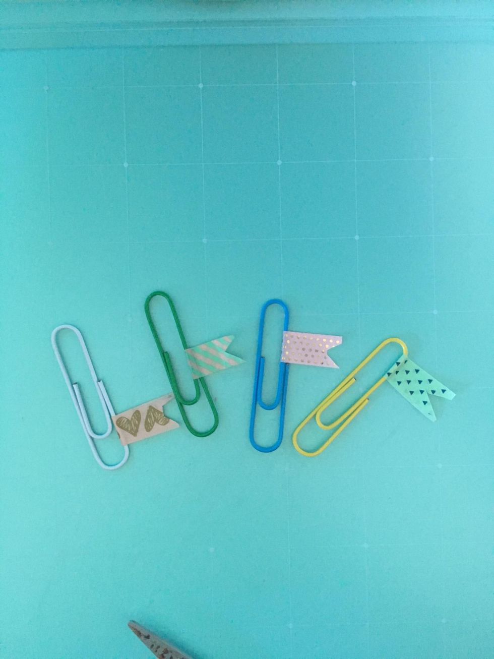 How to make paperclip flags for bookmarks - B+C Guides