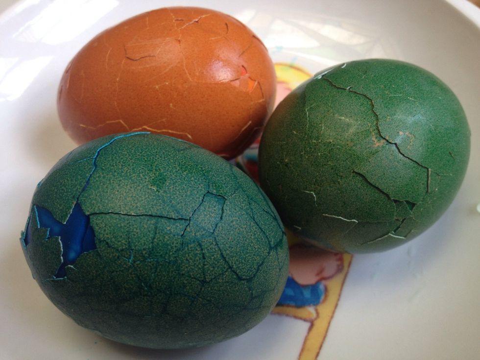 How to make marbled eggs - B+C Guides