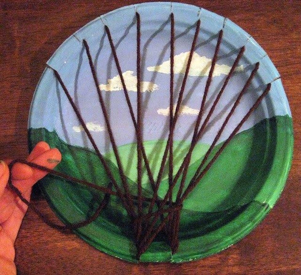 How to make a paper plate tree weaving - B+C Guides