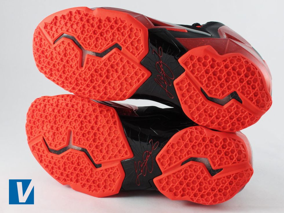 How to spot fake nike lebron 11's - B+C Guides
