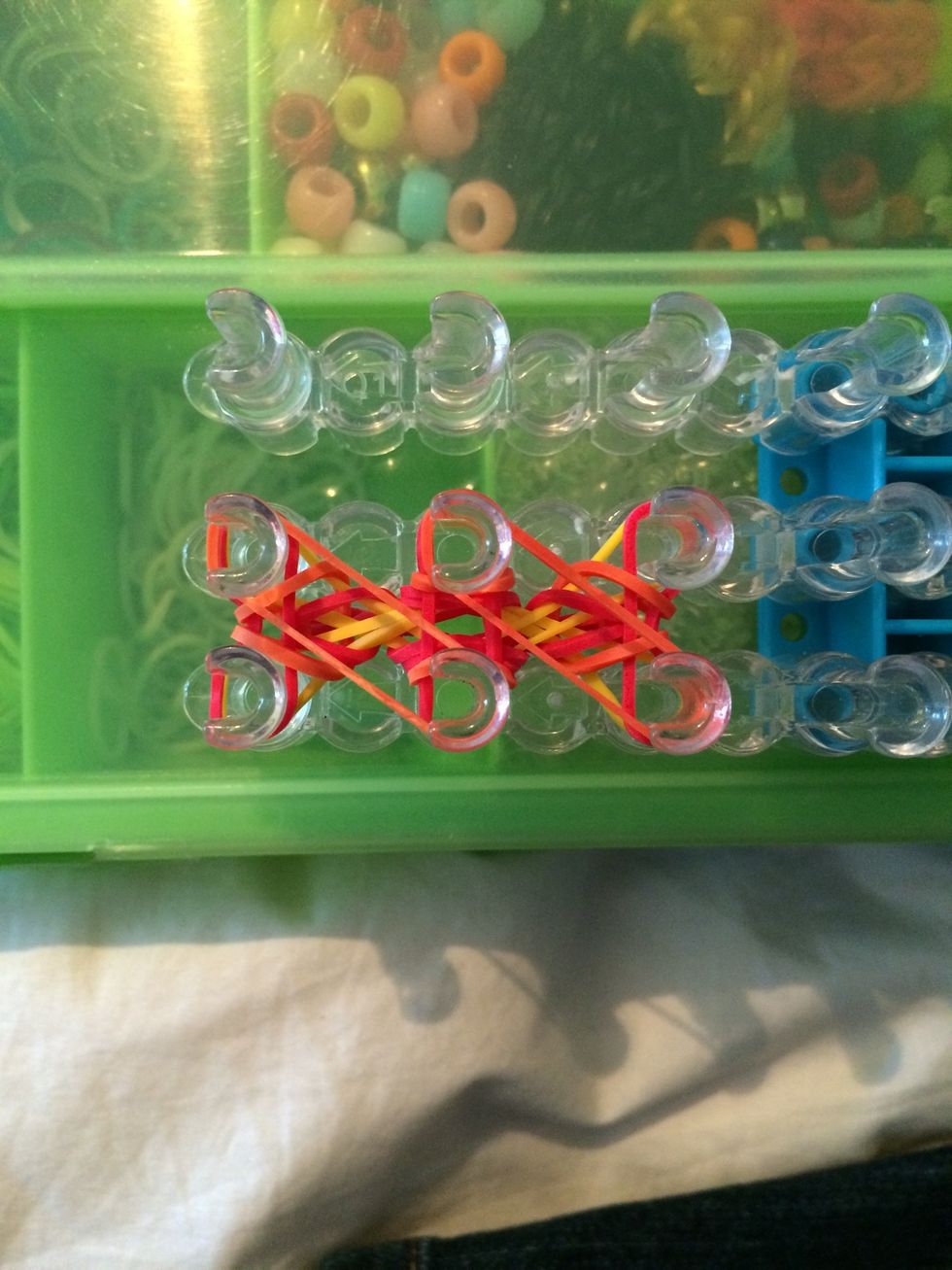 How to make a rainbow loom triple fishtail - B+C Guides