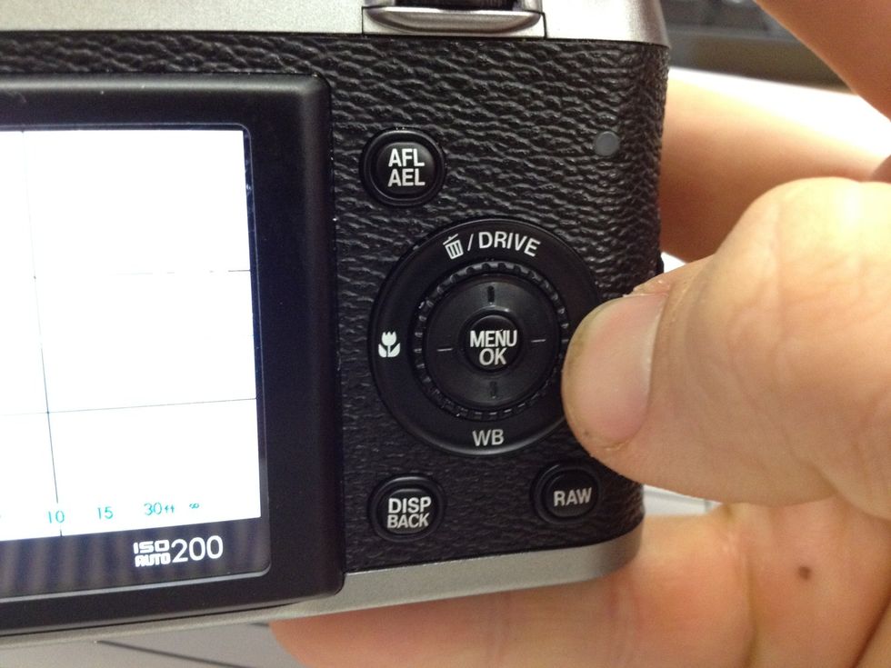 How to incrementally adjust fuji x100 shutter speed - B+C Guides