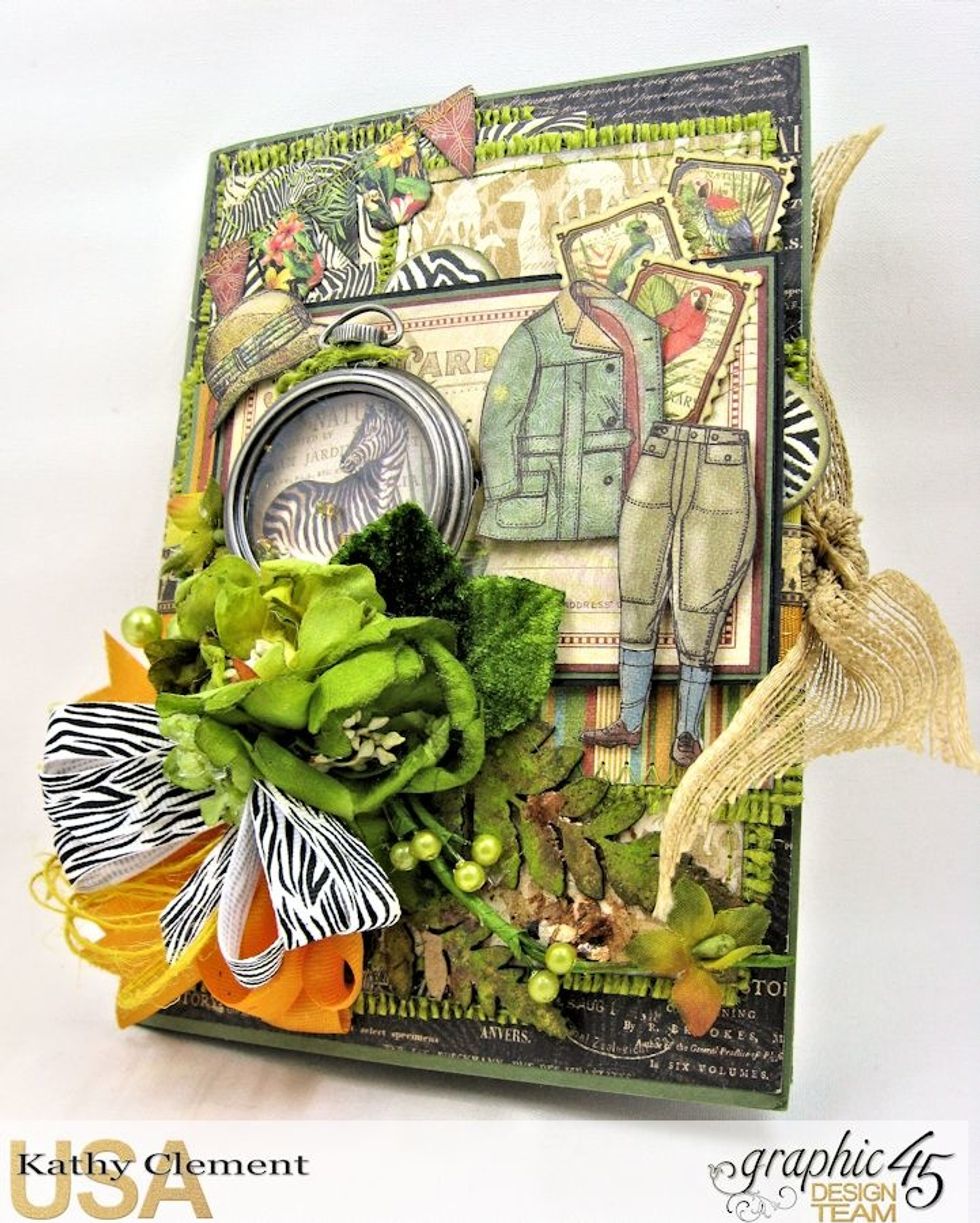 How to graphic 45 safari adventure tri-fold mini album - B+C Guides