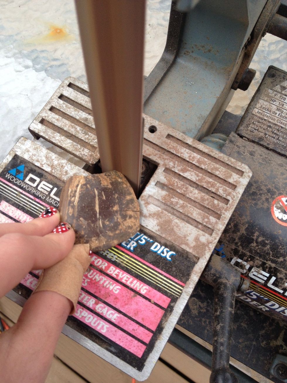 How to make jewelry from a coconut shell - B+C Guides