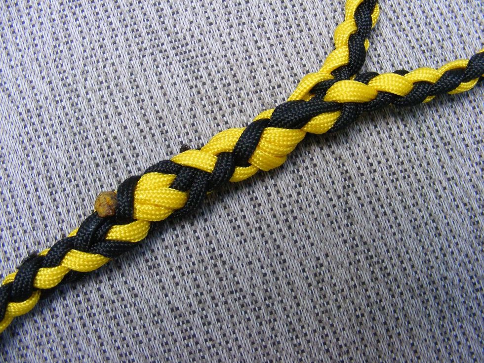 How to make a paracord dog leash - B+C Guides