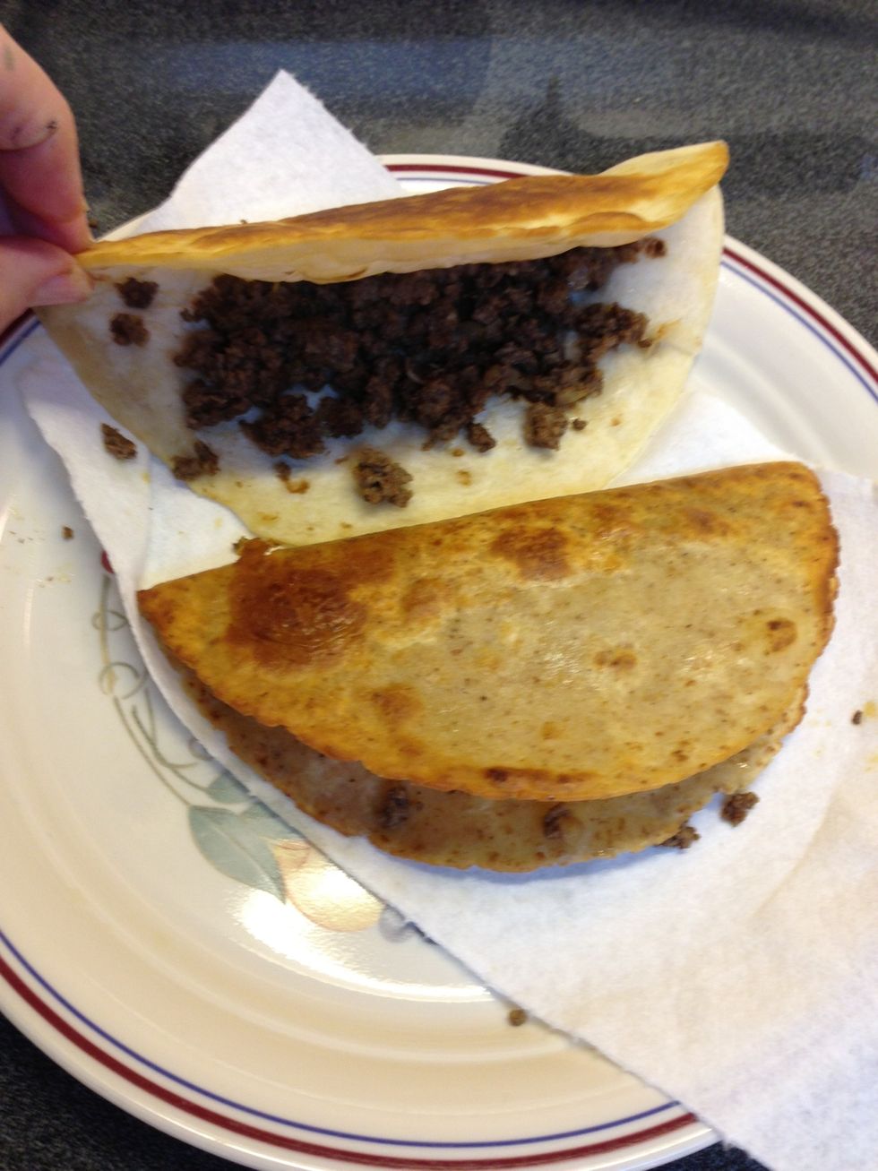 How to make crispy fresh tacos using flour tortillas - B+C Guides