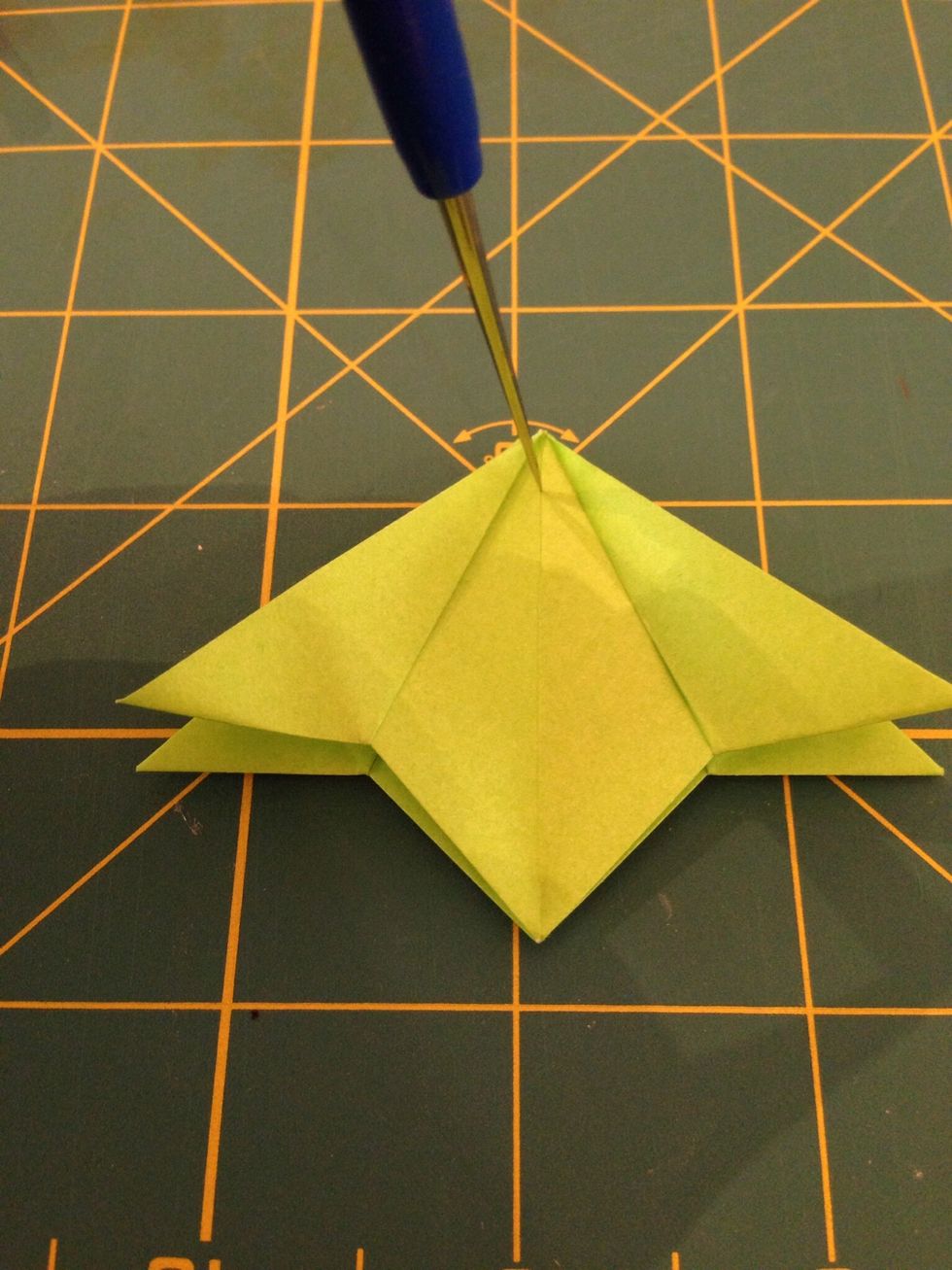 How to make an origami ornament for christmas - B+C Guides