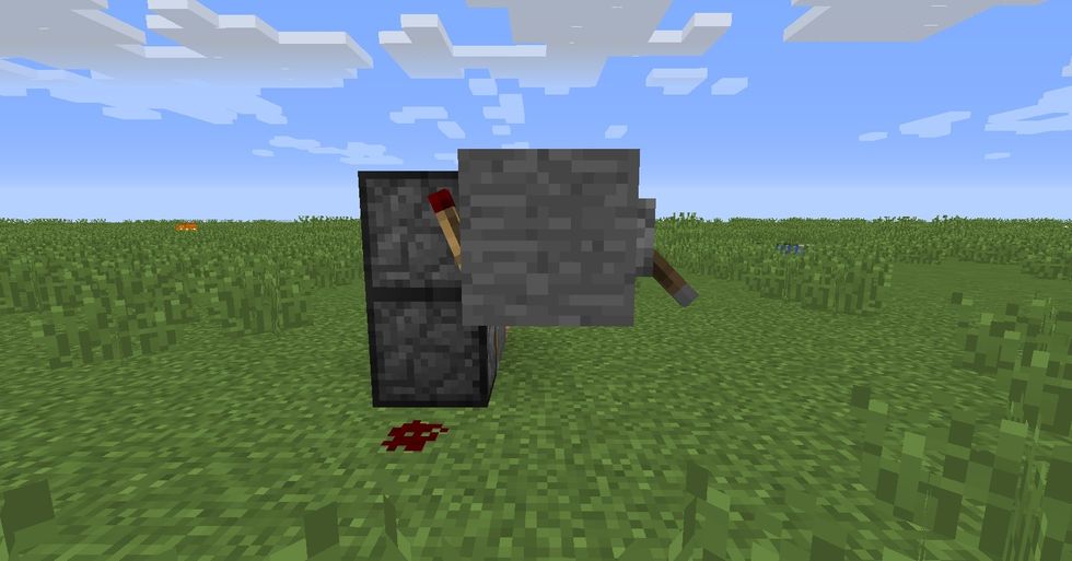 How to create piston doors in minecraft - B+C Guides