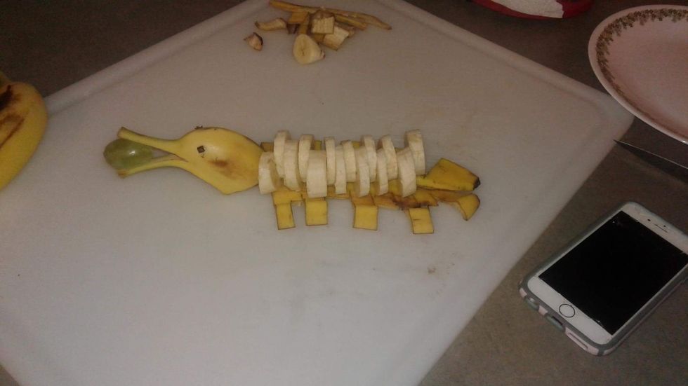 How to make banana dolphins - B+C Guides