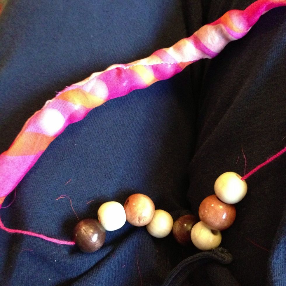 How to make a fabric-covered bead necklace - B+C Guides
