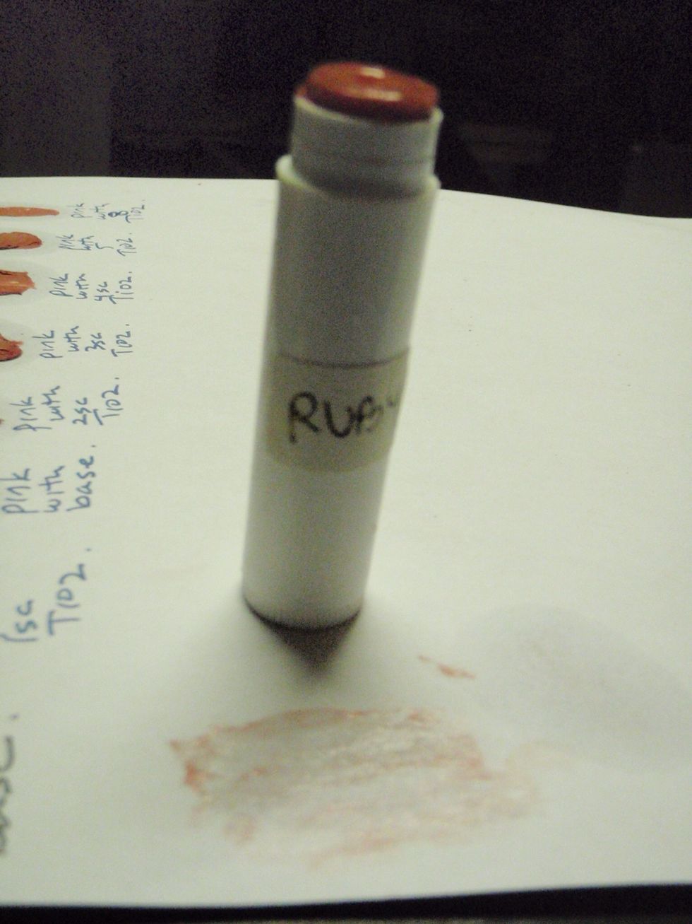 How to make a coloured lip balm - B+C Guides