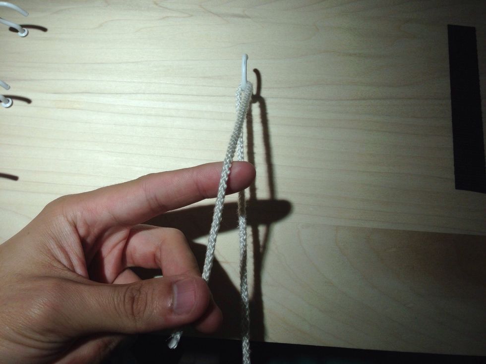 How to perform a one hand tie - B+C Guides