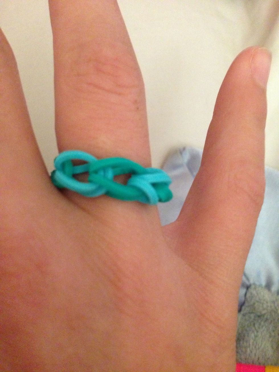 How To Make A Rainbow Loom Ring B C Guides how-to-make-a-rainbow-loom-ring-b-c-guides