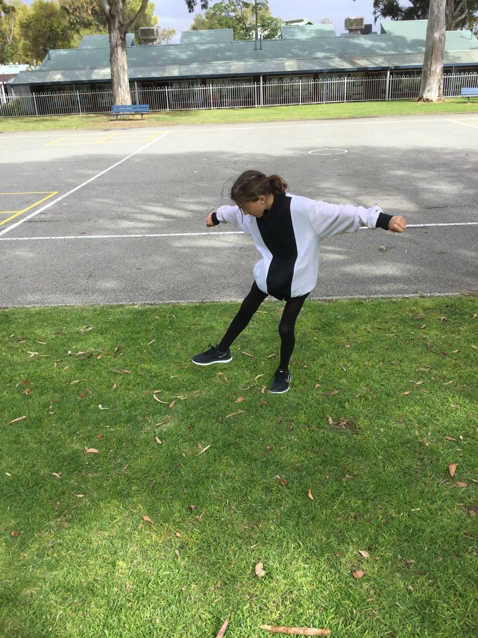 How to do a side aerial in gymnastics - B+C Guides