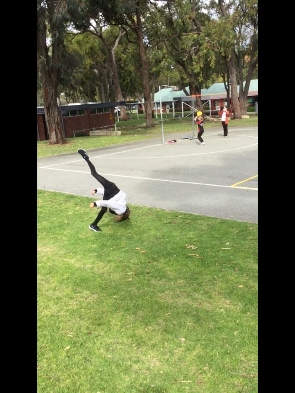 How to do a side aerial in gymnastics - B+C Guides