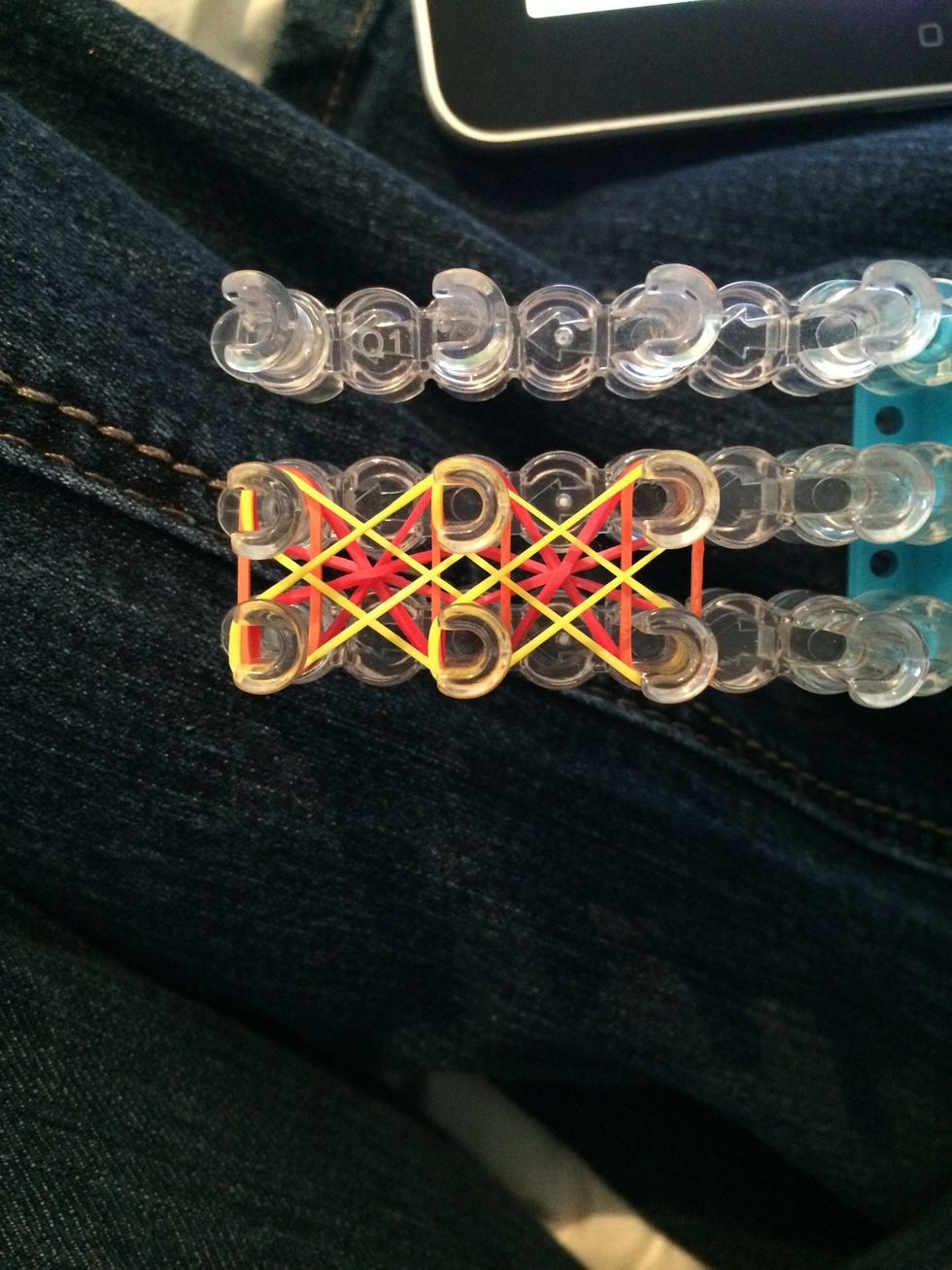 How to make a rainbow loom triple fishtail - B+C Guides