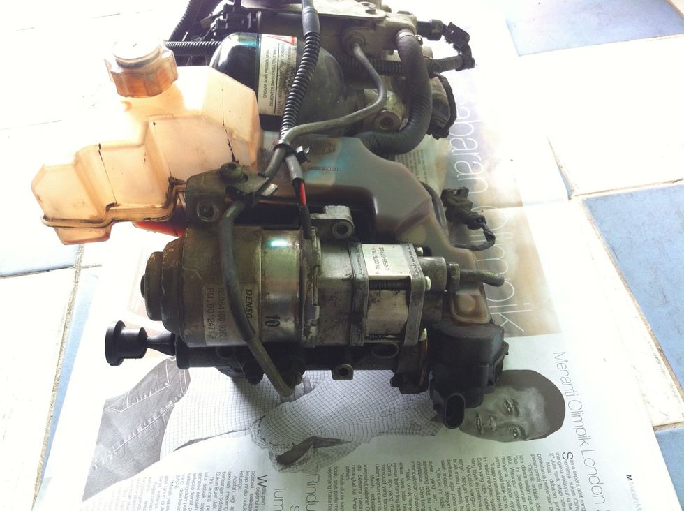 How to remove electro pump from d4f engine - B+C Guides