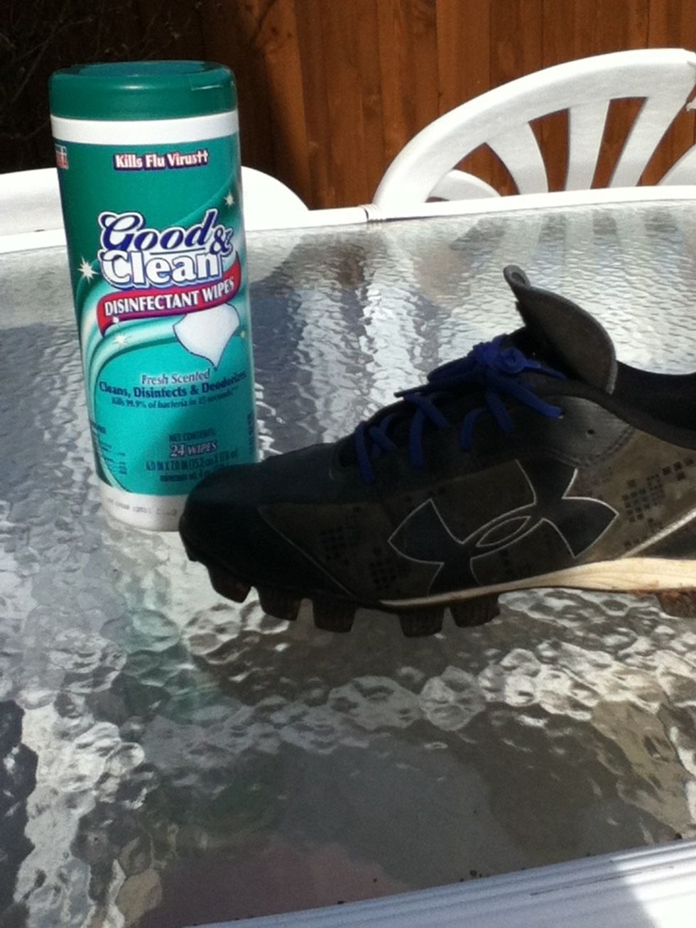 How to clean cleats - B+C Guides