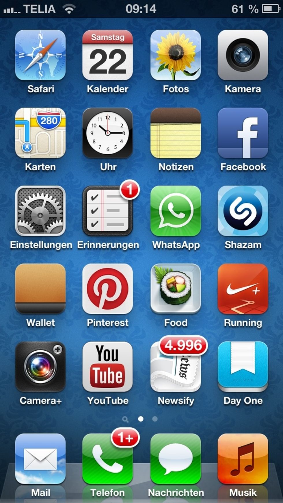 How to emoji your homescreen - B+C Guides