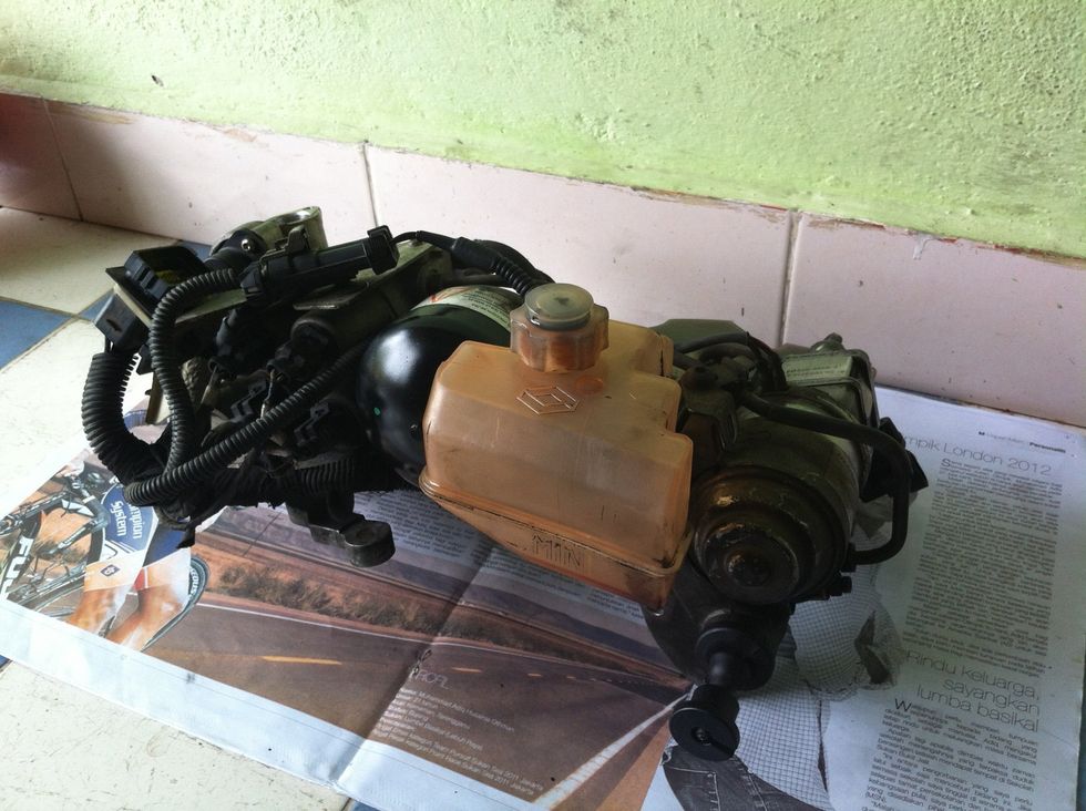 How to remove electro pump from d4f engine - B+C Guides