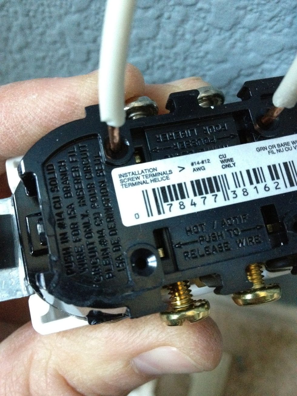 How to replace an electrical outlet - B+C Guides