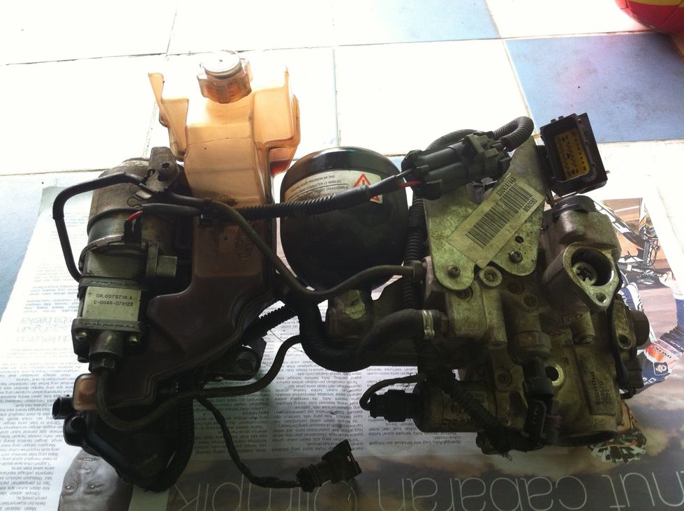 How to remove electro pump from d4f engine - B+C Guides