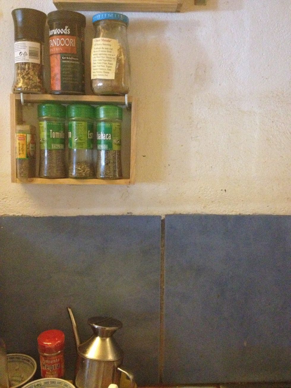 How to deal with damp walls in spanish houses - B+C Guides