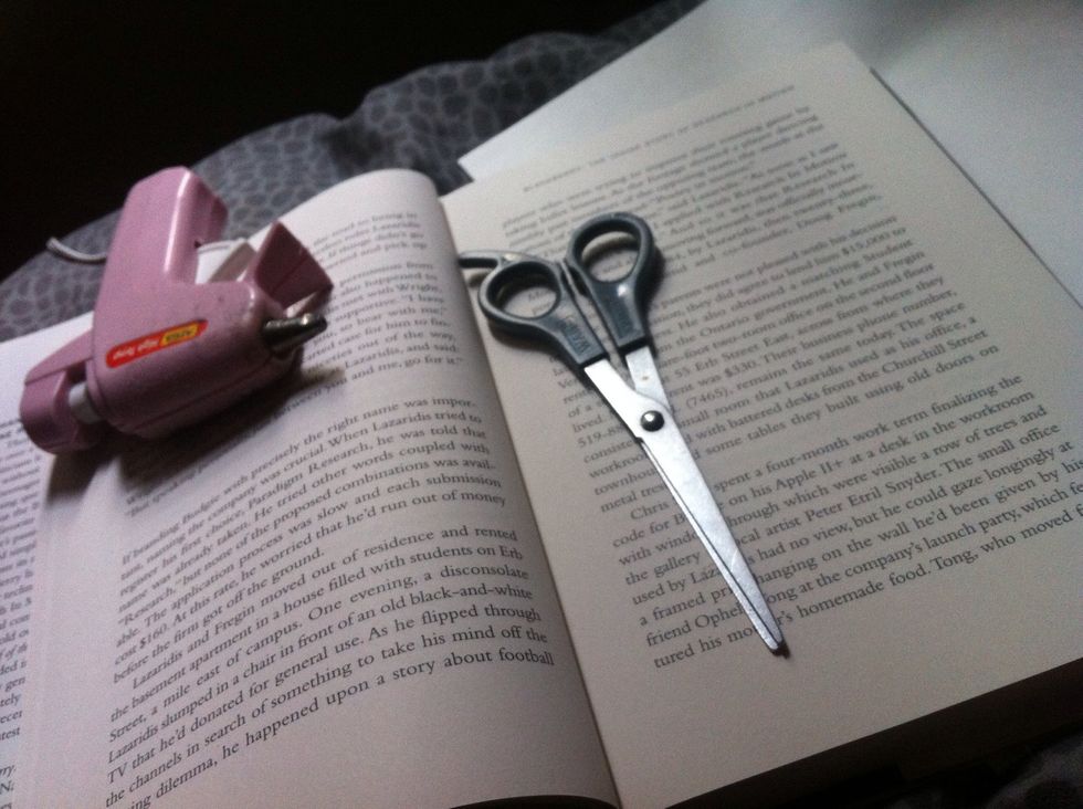 How to create a paper book flower - a valentine's day idea - B+C Guides