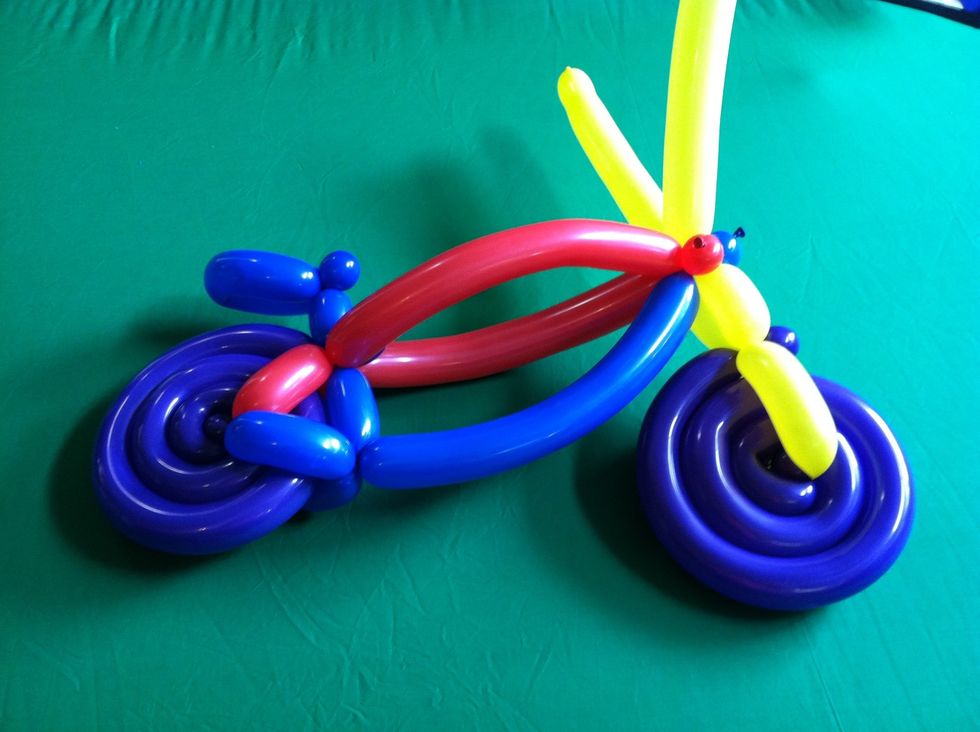 How to make a balloon bike - B+C Guides