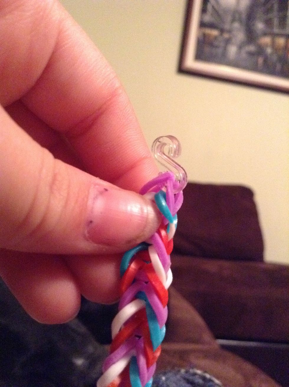 How to make a fish tale braclet - B+C Guides