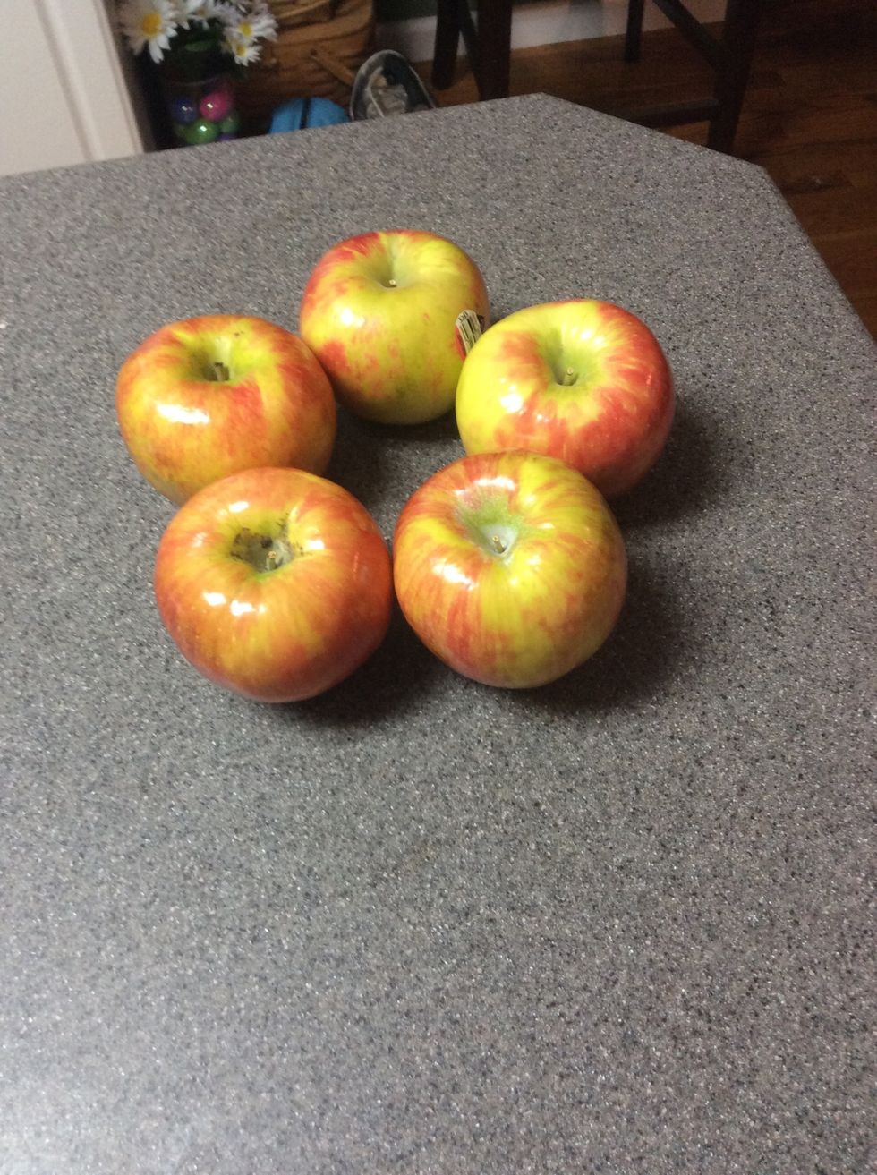 How to make romanian apple cake - B+C Guides