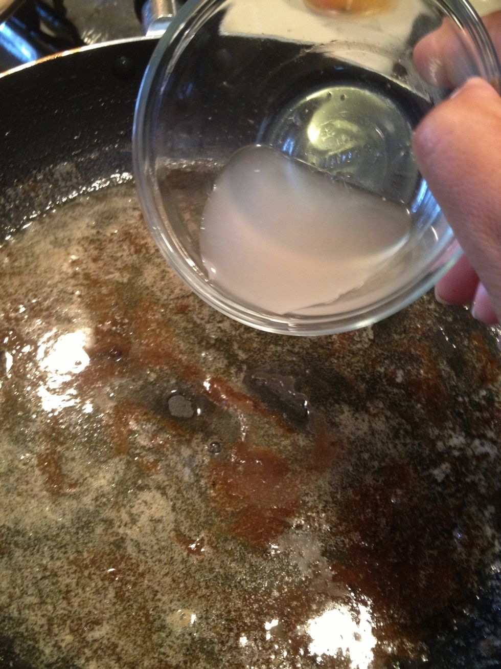 How to make skillet ham steaks w/. a pineapple glaze - B+C Guides