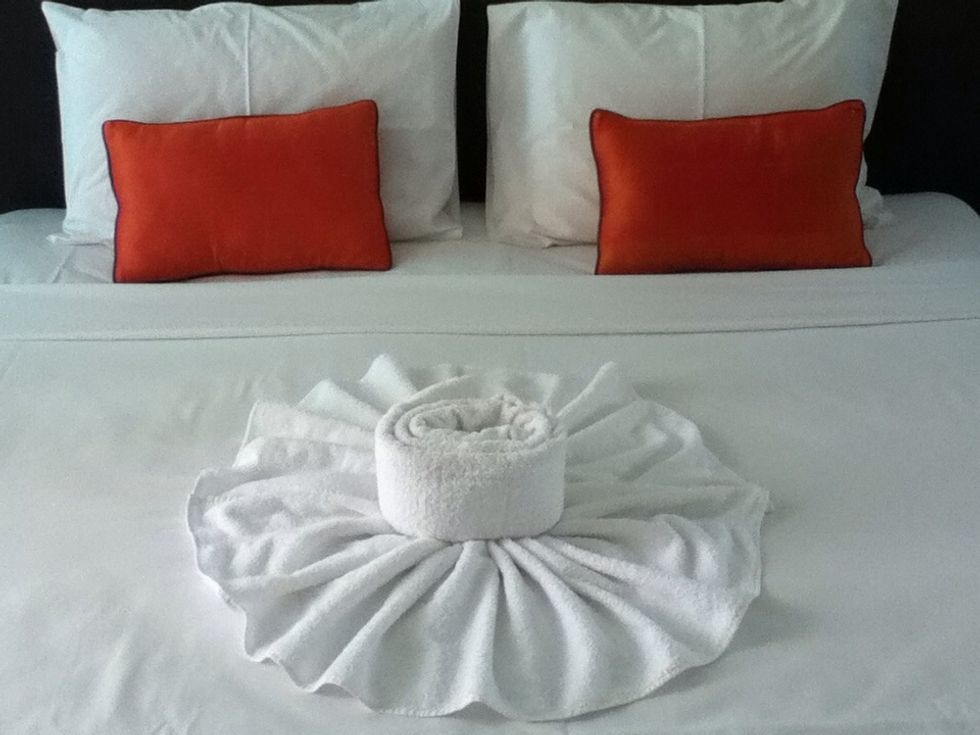 How to make a flower towel - B+C Guides