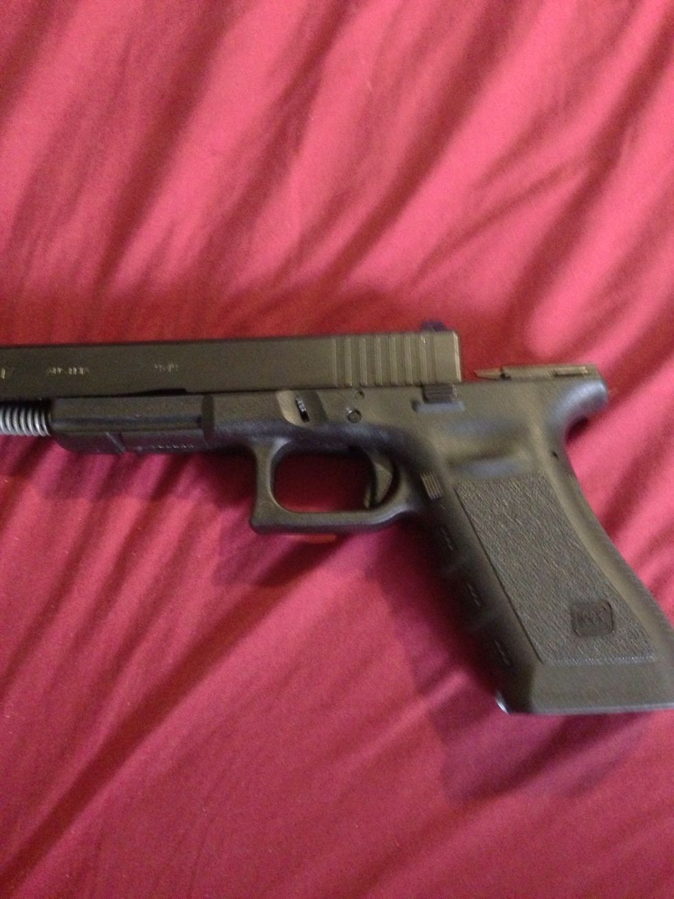 How to disassemble a glock 17 - B+C Guides