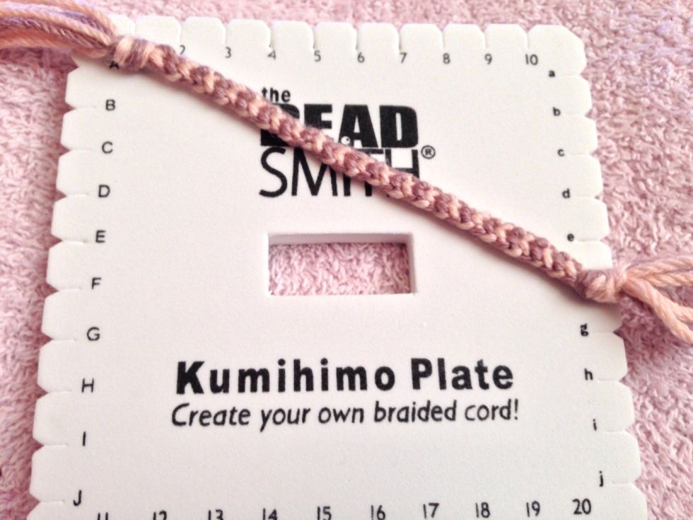 How to do a basic braid on the kumihimo square - B+C Guides